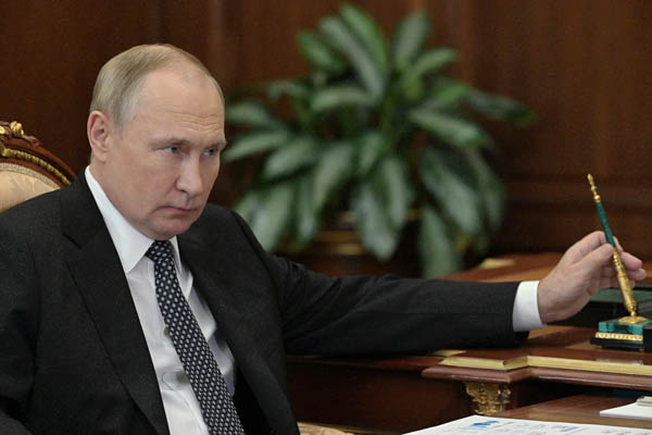 プーチン大統領はやはり「がん」？ ウクライナ国防省「死期は近い」明言で体調悪化説が再燃｜日刊ゲンダイdigital